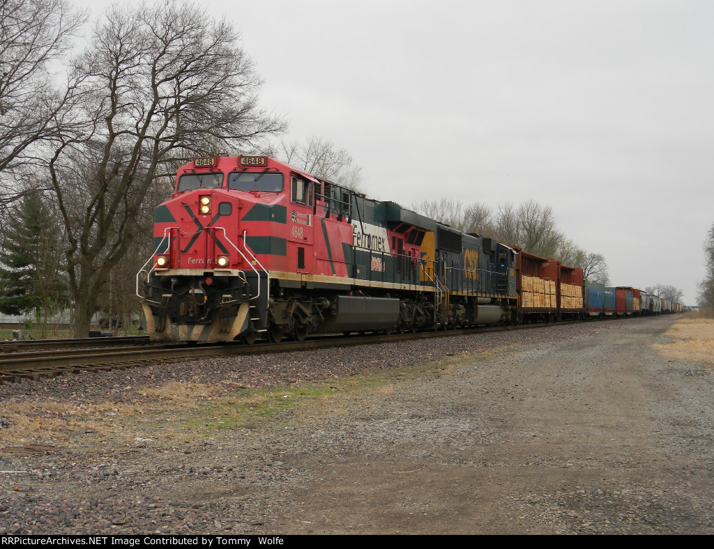 FXE 4648 Leads a Northbound Manifest